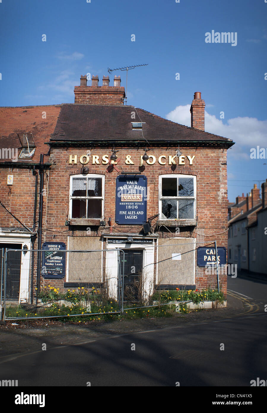 Derelict old British Pub Stock Photo - Alamy