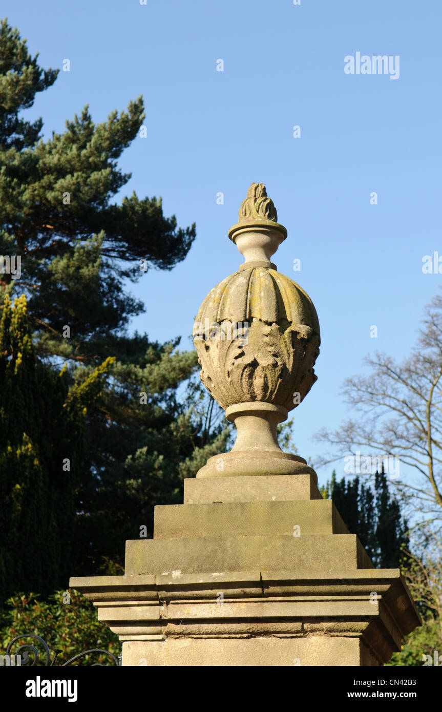 Gatepost architectural detail hi-res stock photography and images - Alamy