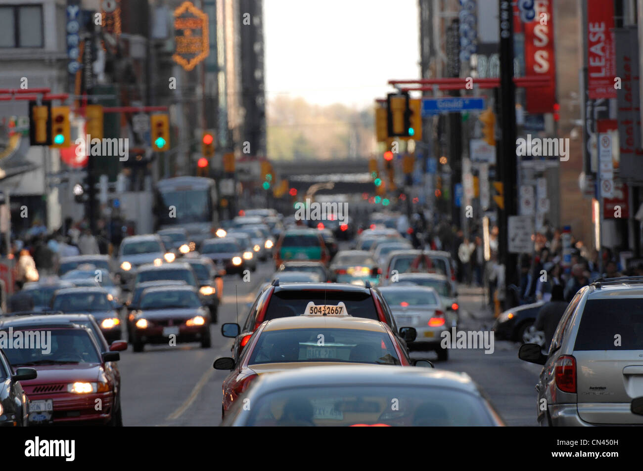 Yonge and gerrard building hi-res stock photography and images - Alamy