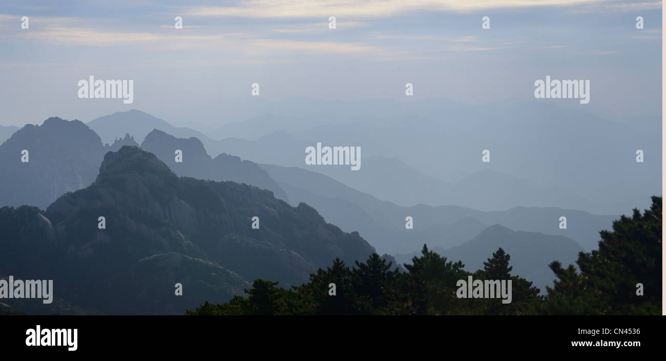 Panorama of Turtle and Lotus Stamens Peaks from Bright Summit Huangshan ...