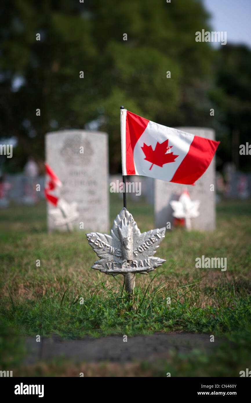 Veterans "Lest We Forget" Memorial and Canadian Flag, St. Catharines ...
