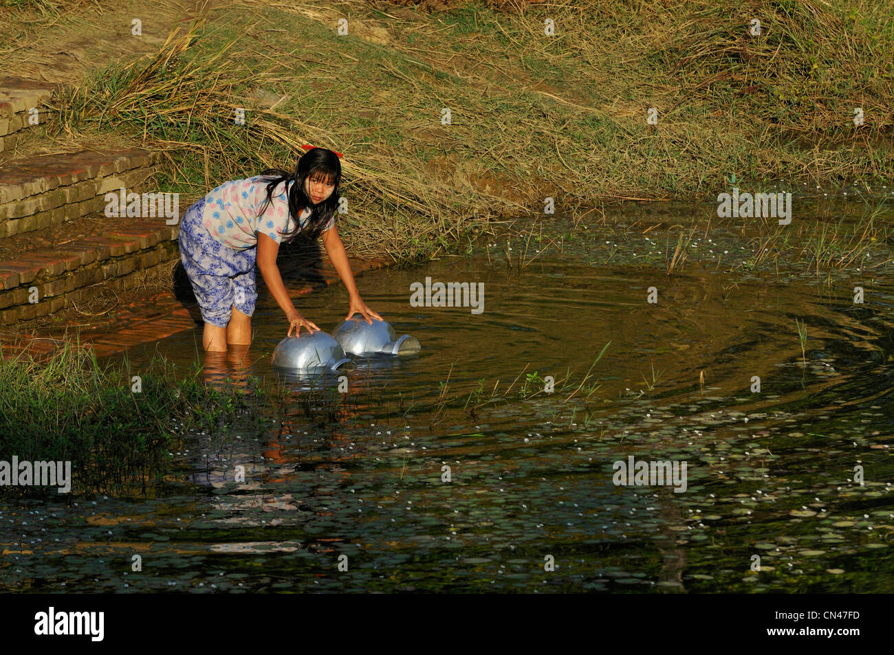 Myanmar drinking water hi-res stock photography and images - Alamy