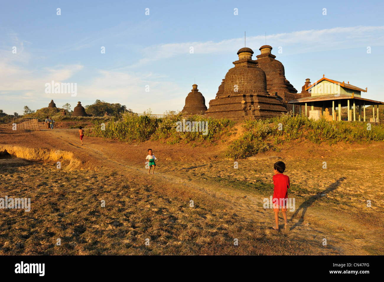 Myanmar (Burma), Rakhine State (Arakan), Mrauk U, Laymeytnha Pagoda ...