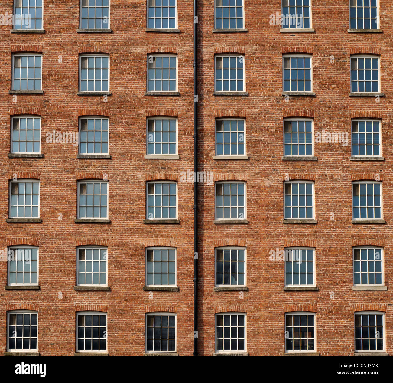 Regular windows hi-res stock photography and images - Alamy