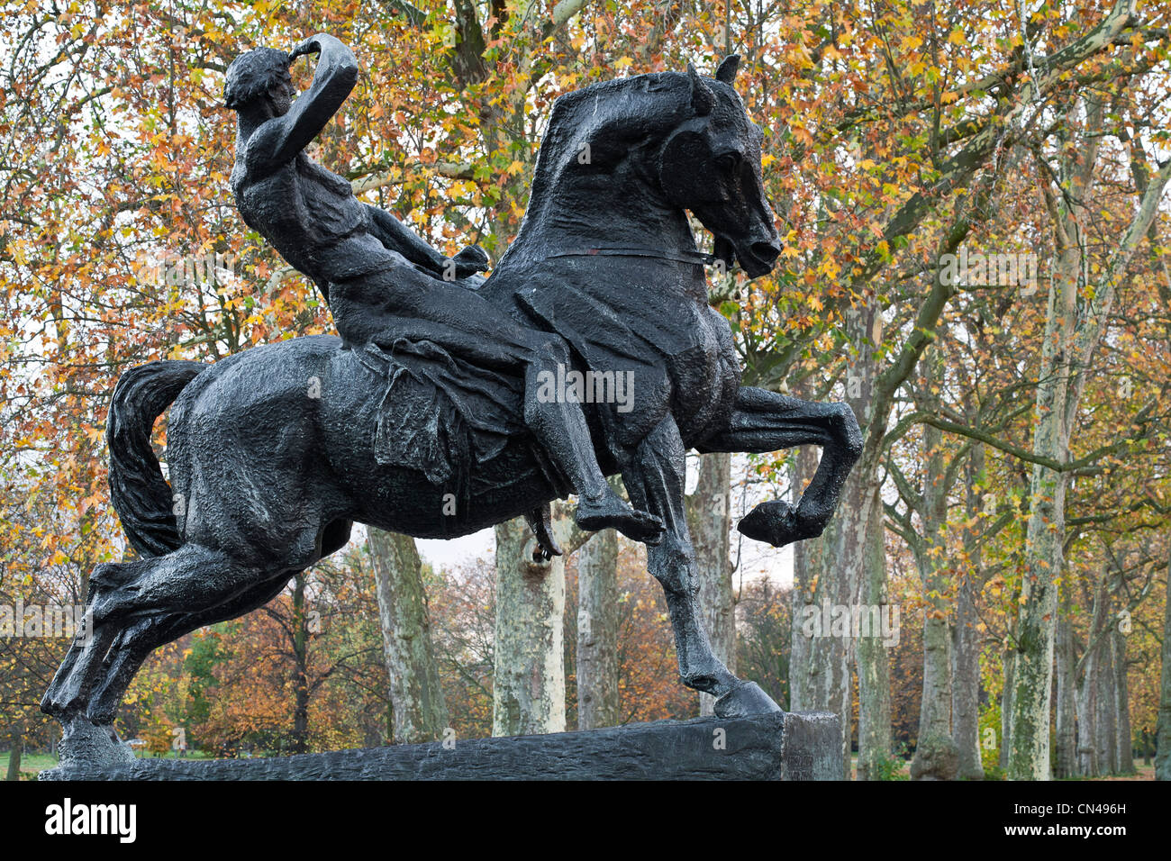 Physical energy statue london hi-res stock photography and images - Alamy