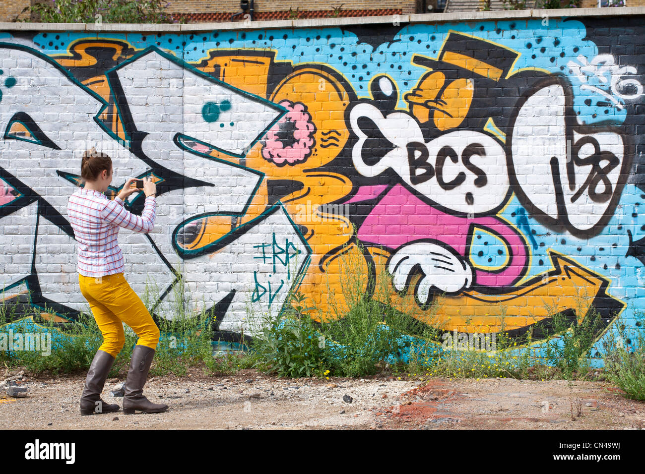 United Kingdom, London, Hackney, Shoreditch, graffiti photographed by a ...