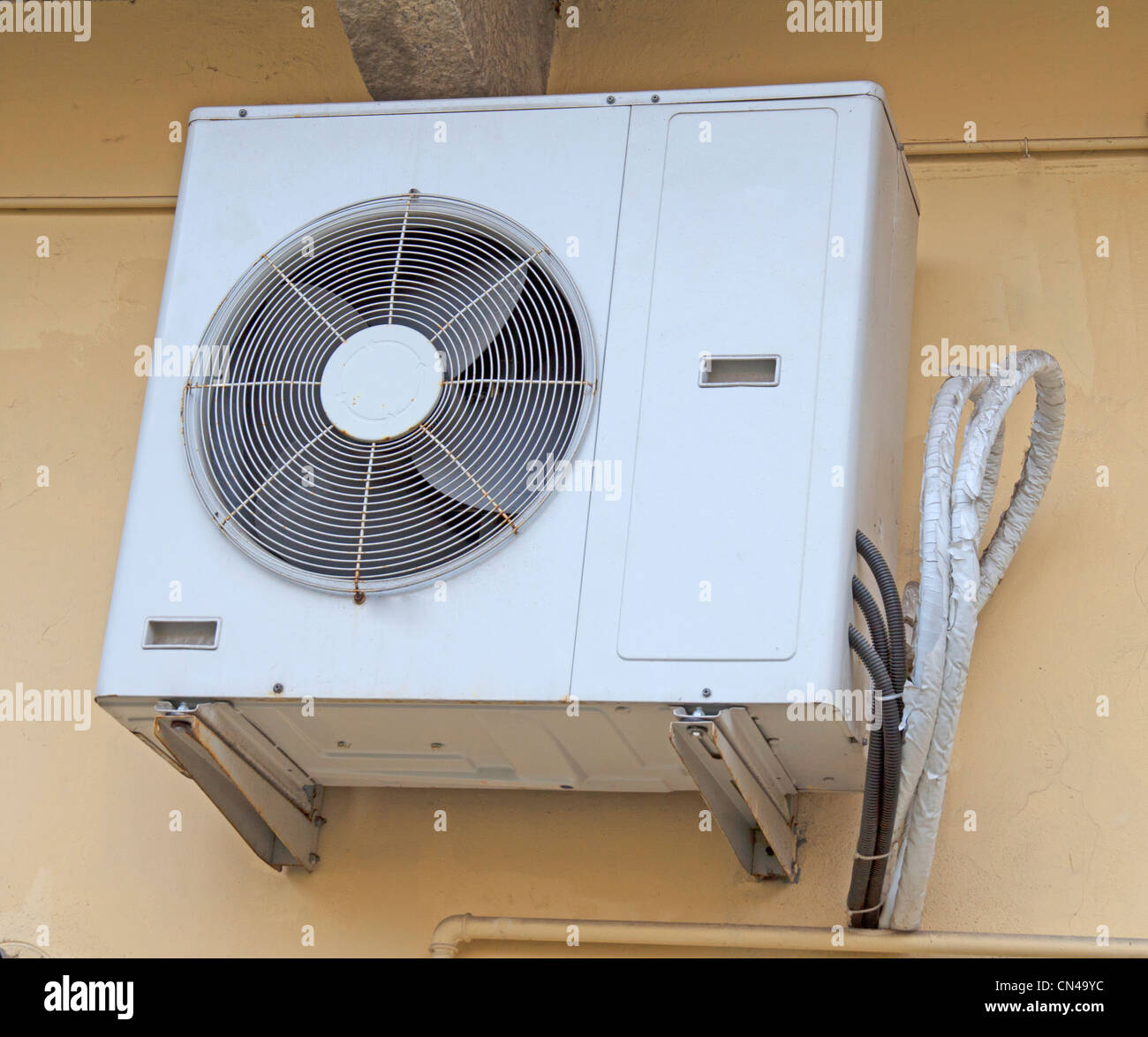 Air condition externe engine hi-res stock photography and images - Alamy