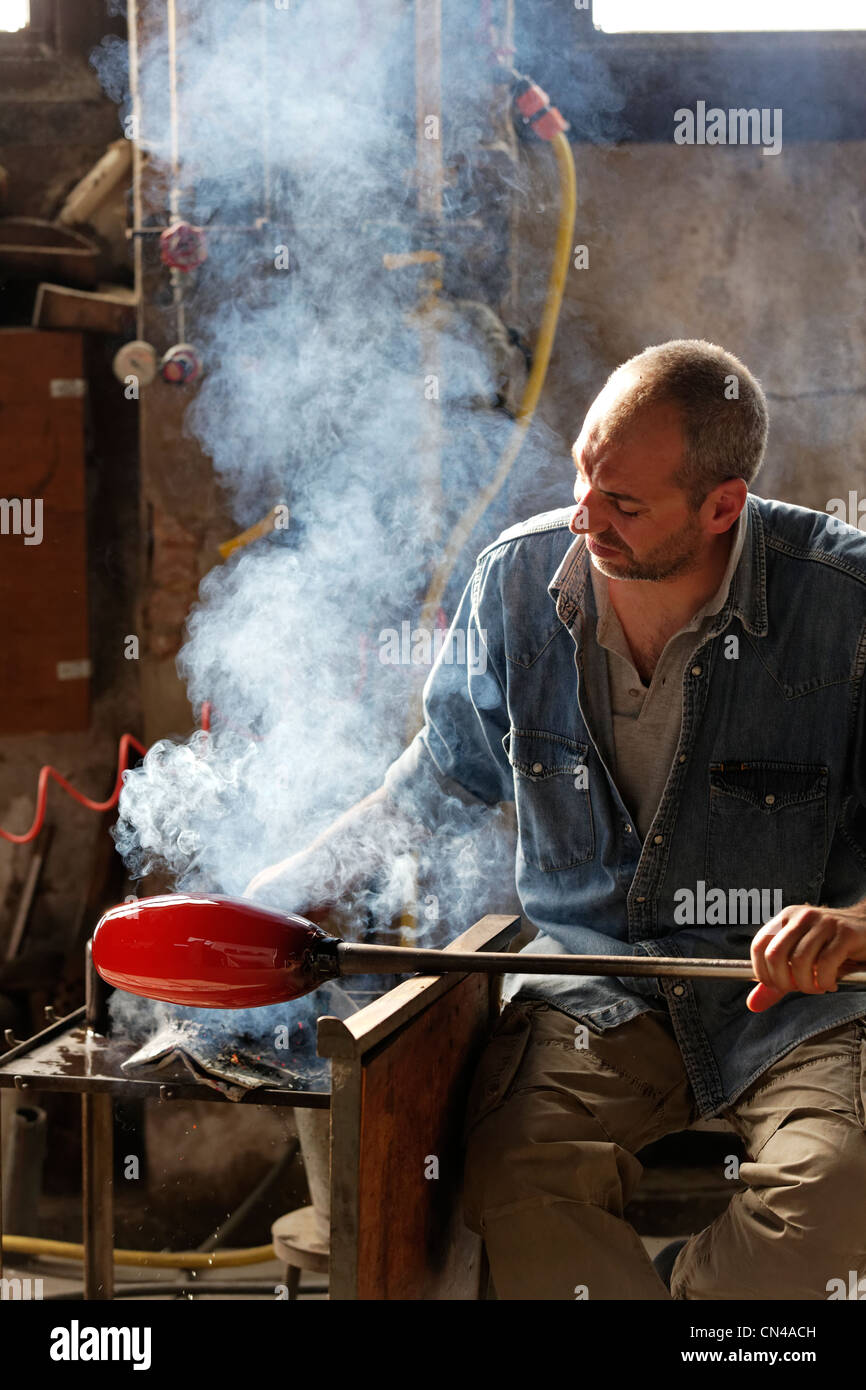 Glassmaker hi-res stock photography and images - Alamy