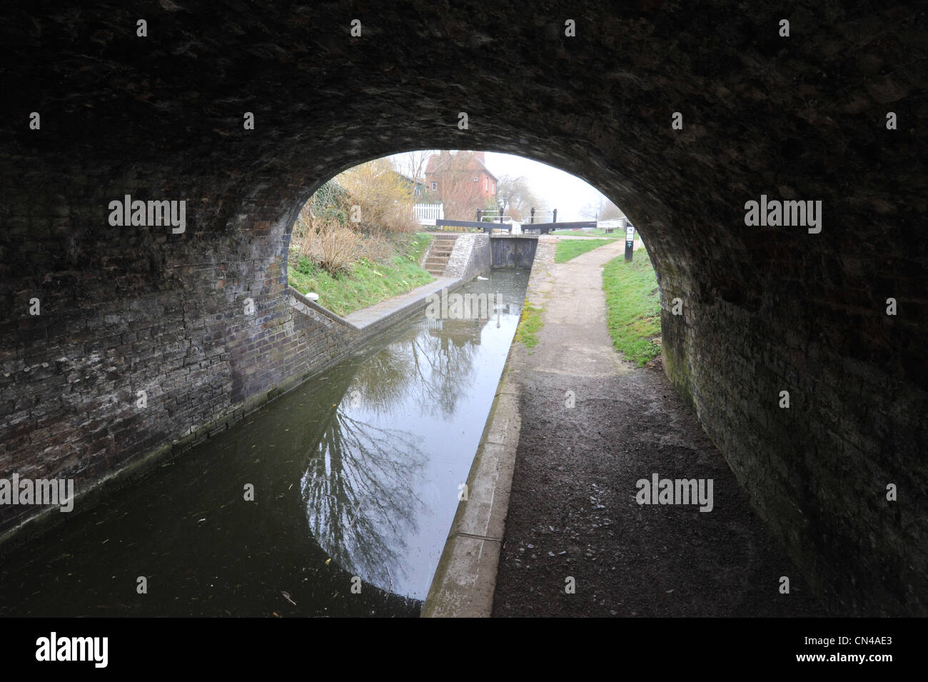 Cropredy tunnel water hi-res stock photography and images - Alamy