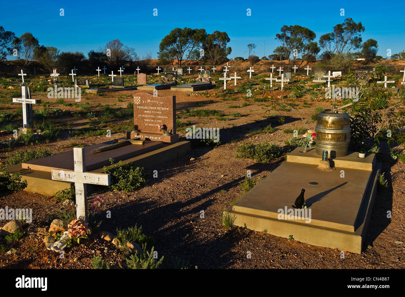 Australia, South Australia, Coober Pedy, cemetery Stock Photo - Alamy