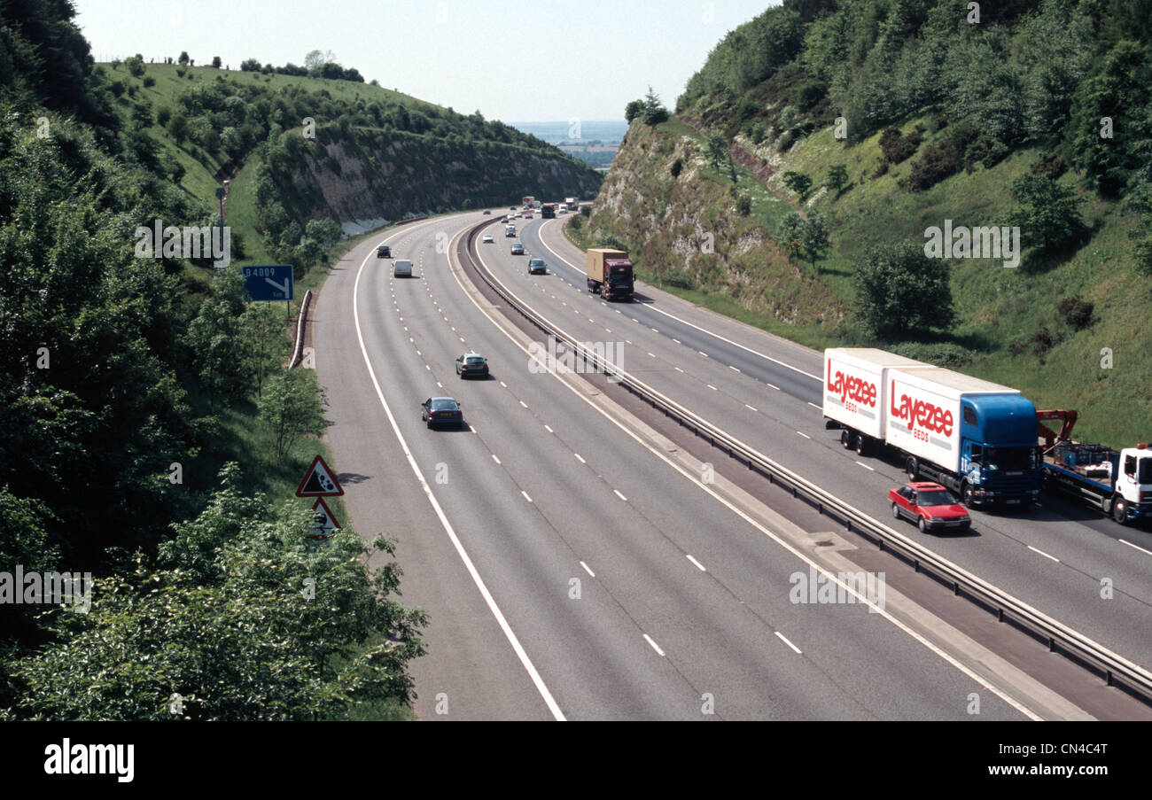 Lorry m40 motorway hi-res stock photography and images - Alamy