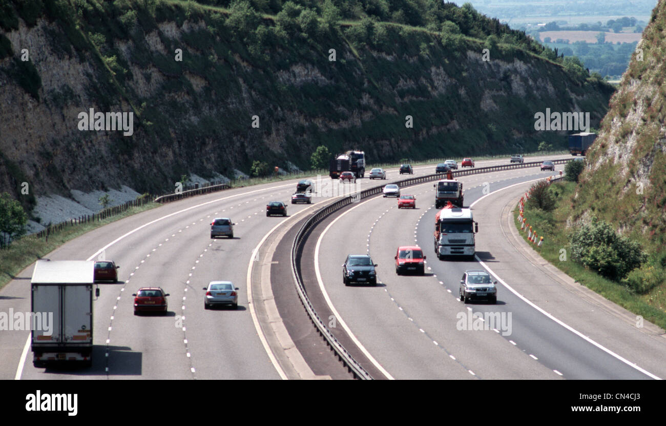 Lorry m40 motorway hi-res stock photography and images - Alamy