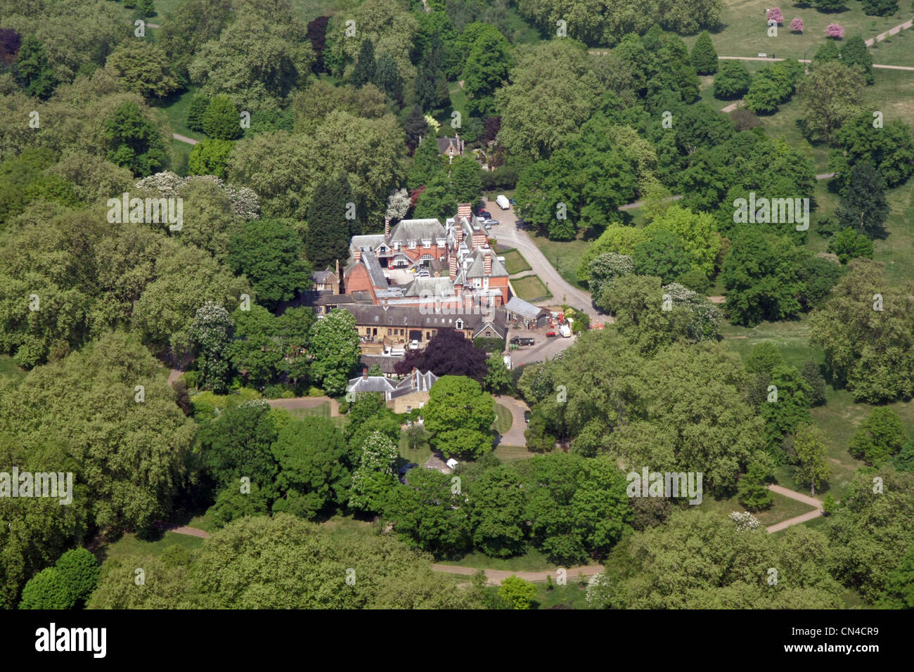Hyde park cottage london hi-res stock photography and images - Alamy