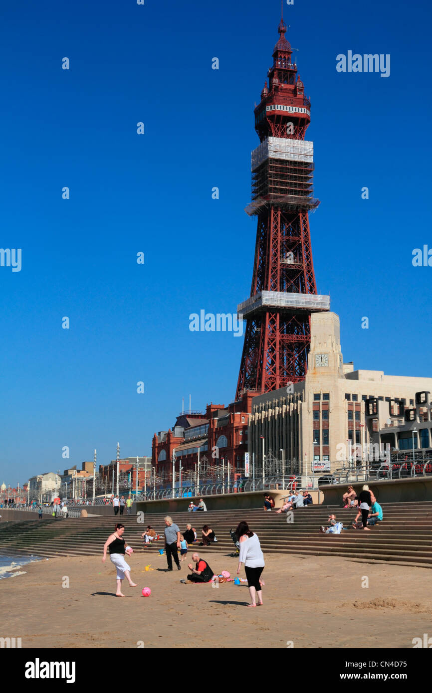 Blackpool beach summer hi-res stock photography and images - Alamy