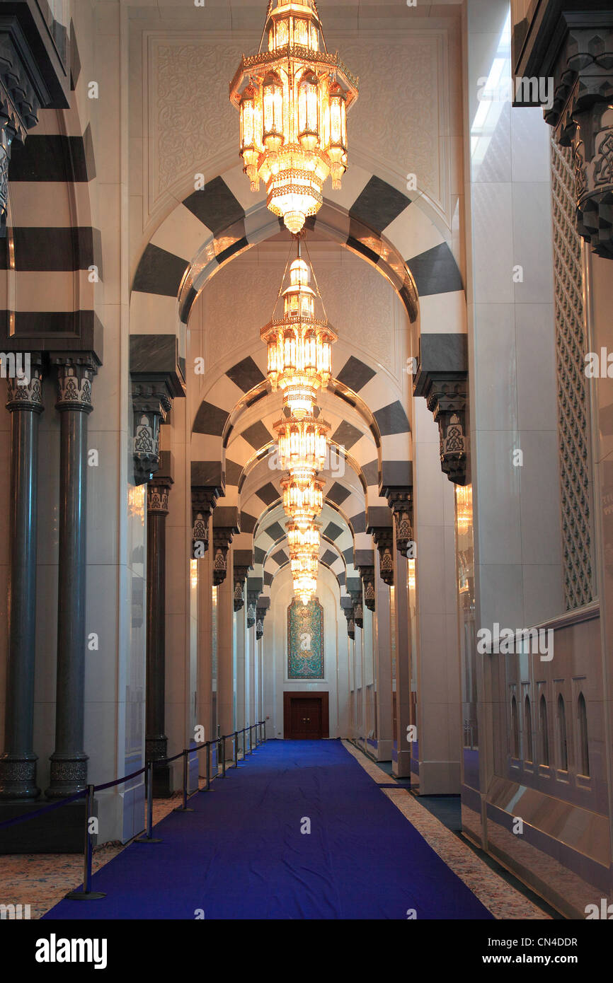 Die Große Sultan-Qabus-Moschee in Muscat ist die Hauptmoschee in Oman ...