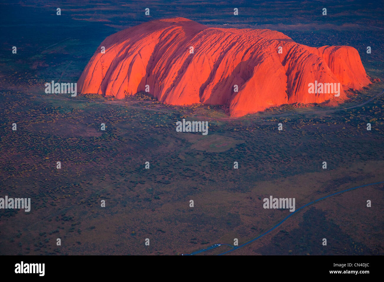Aerial view of uluru ayers rock northern territory hi-res stock ...