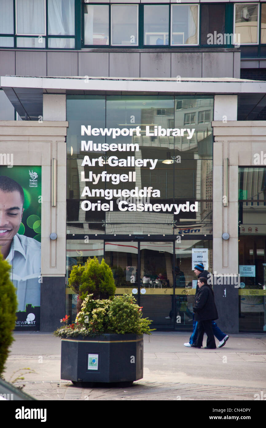 Newport library museum and art gallery and entrance to Kingsway ...