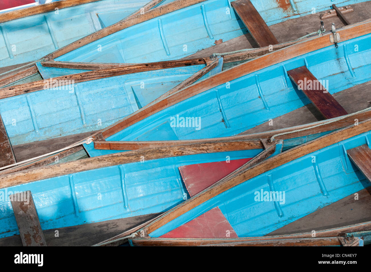 Moored rowing boats on the river Cherwell near Magdalen bridge, Oxford ...