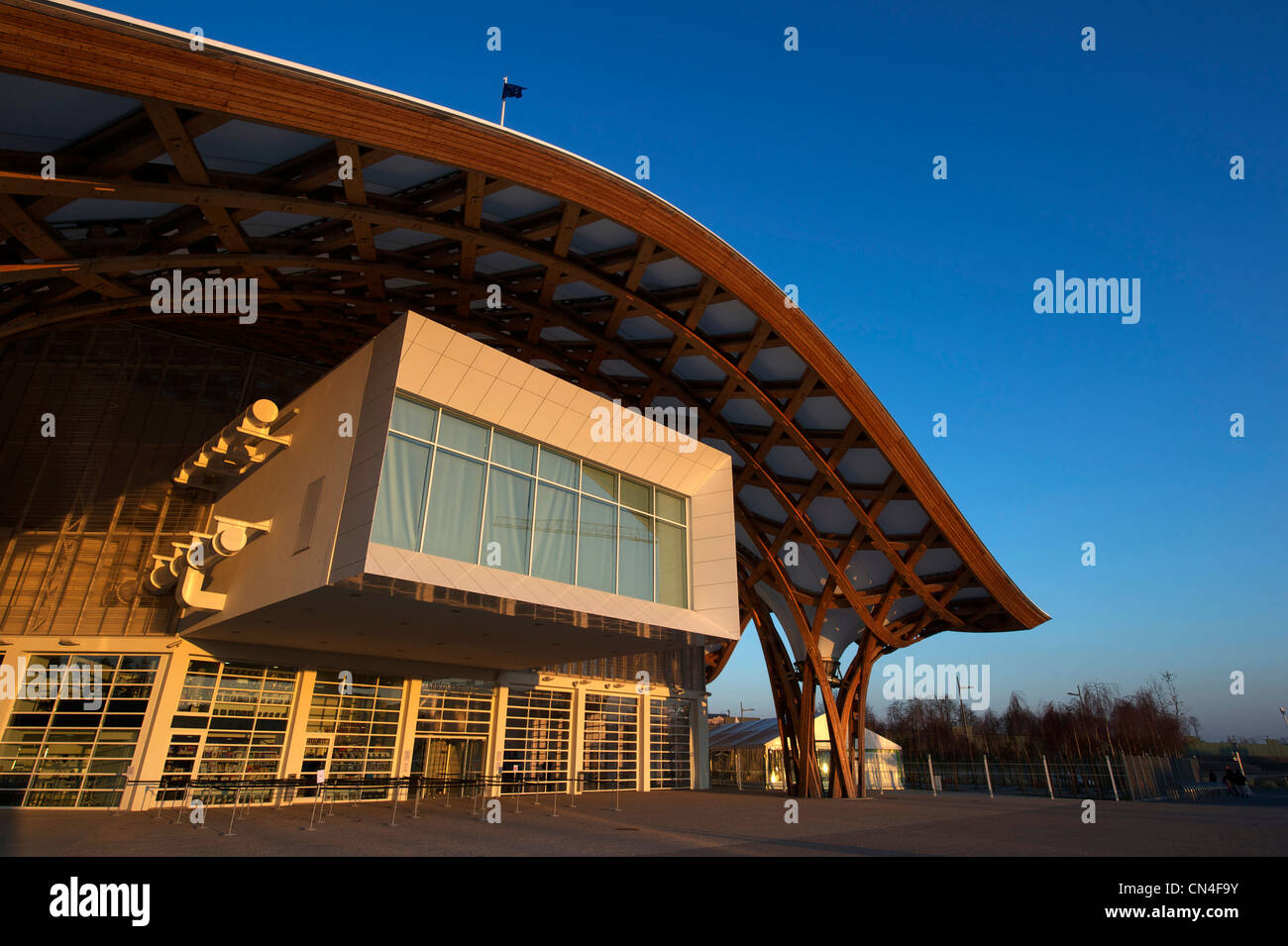 France, Moselle, Metz, Amphitheatre district, Centre Pompidou Metz, art ...