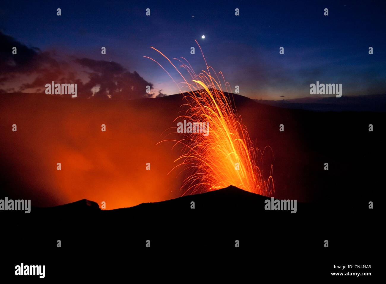 Eruption volcano vanuatu night hi-res stock photography and images - Alamy