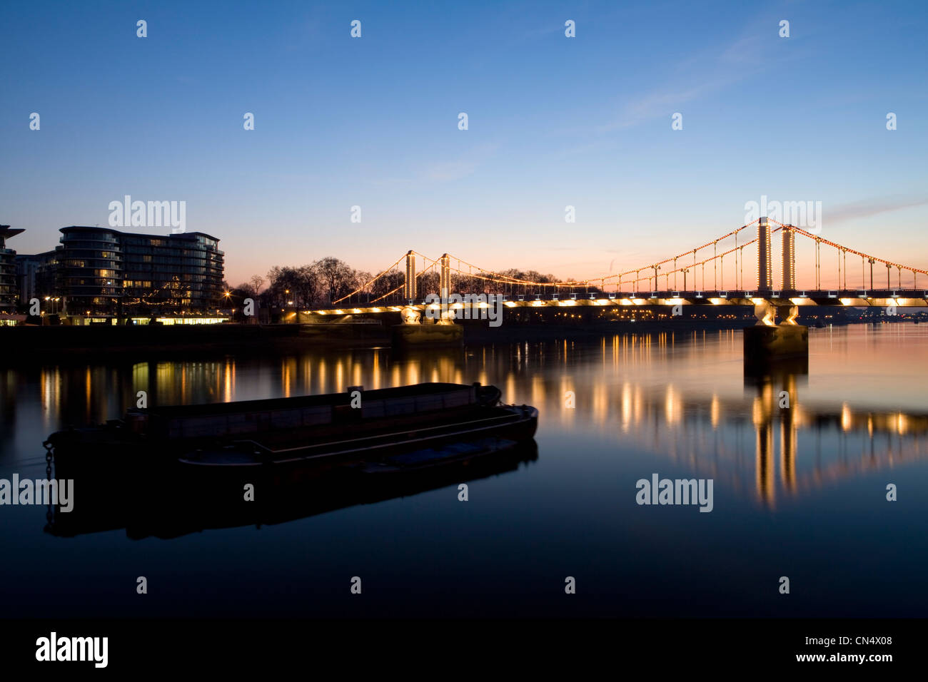 Chelsea Bridge at night Stock Photo - Alamy