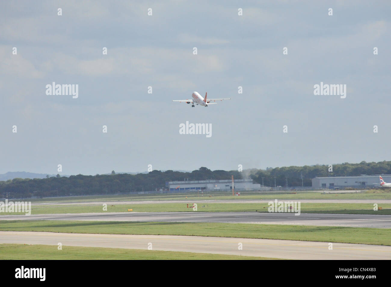 Gatwick Airport Runway Stock Photo - Alamy