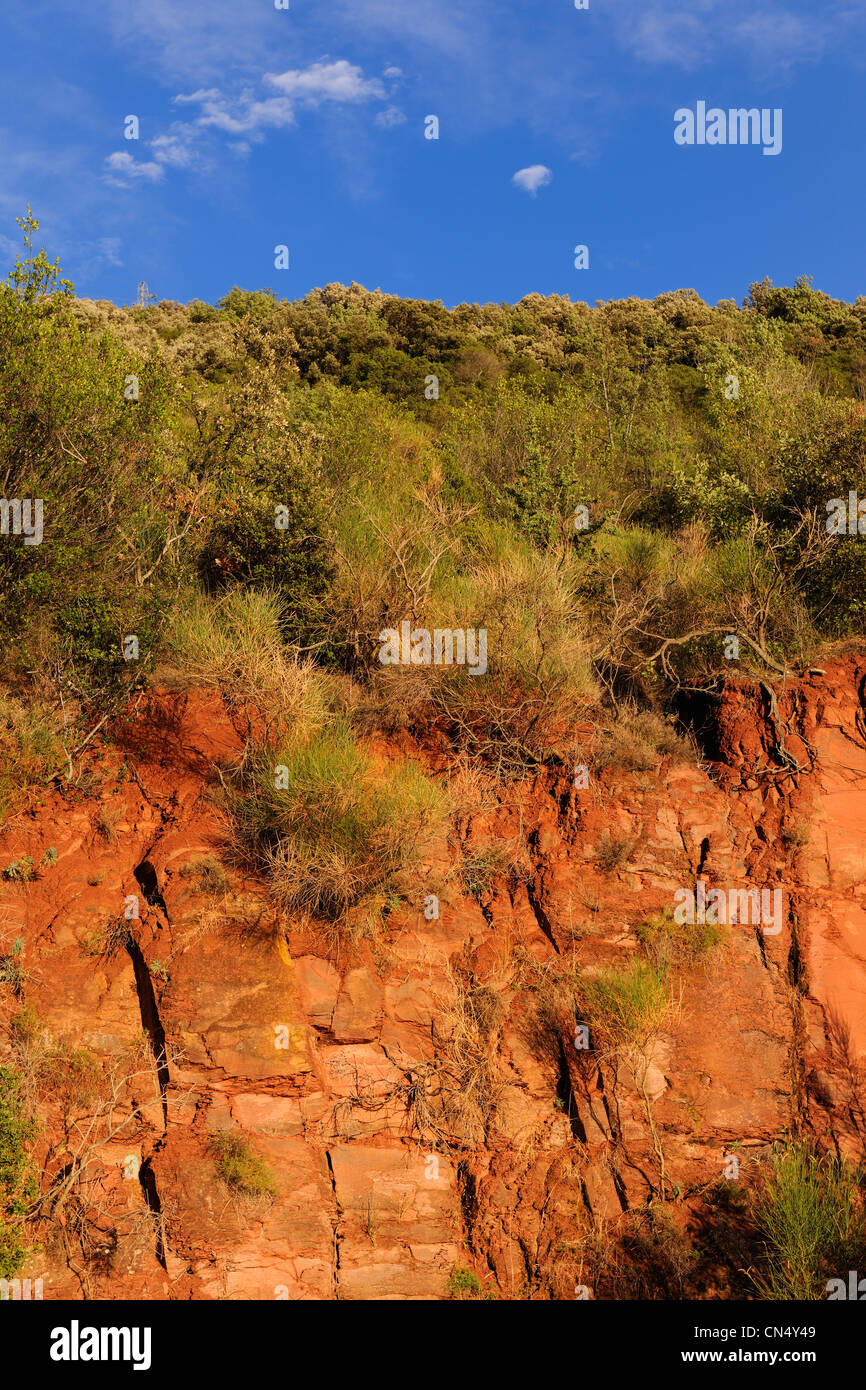 France, Herault, red rocks from the borders of the Salagou Lake Stock ...