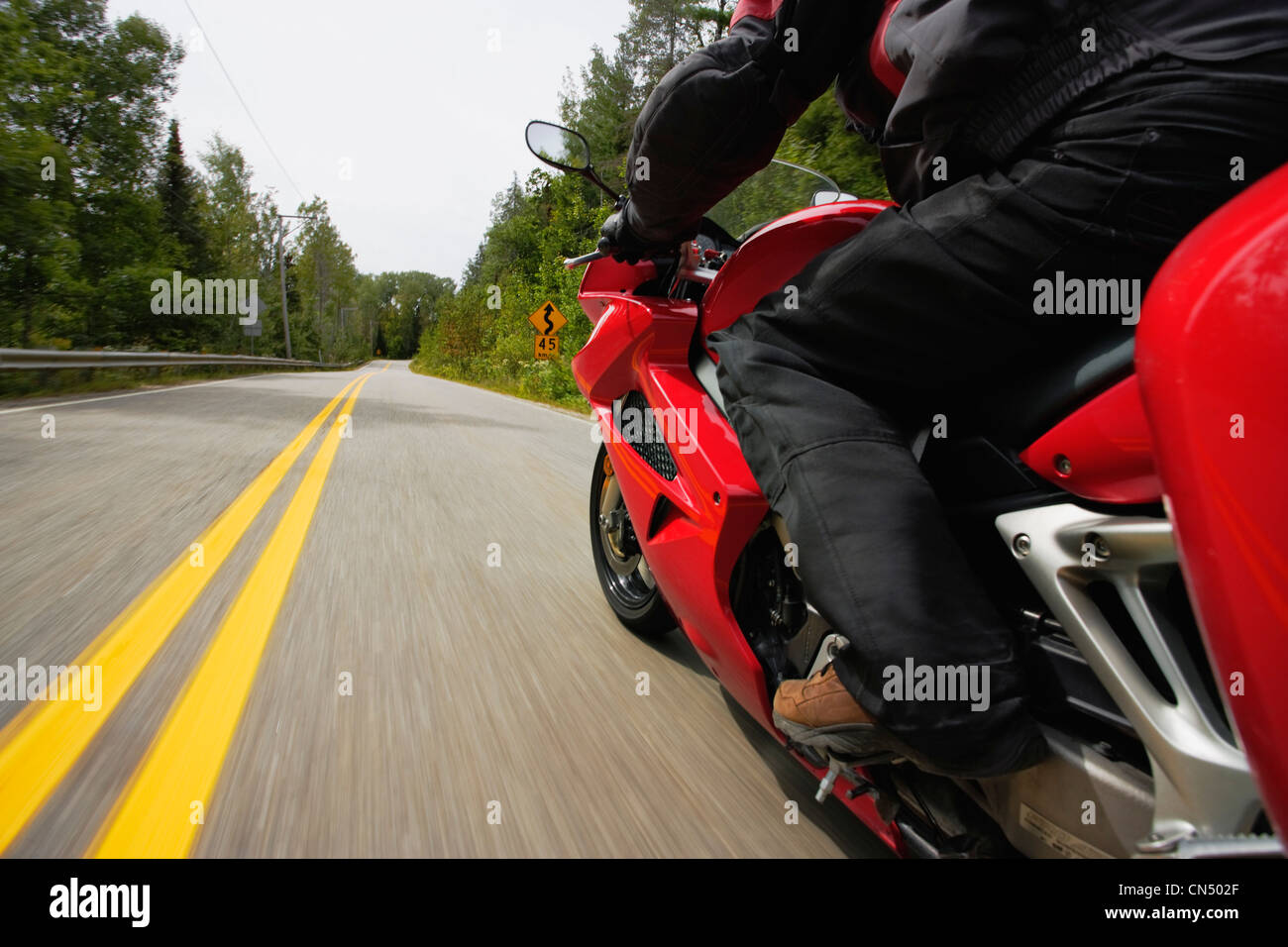 Action back view hi-res stock photography and images - Alamy