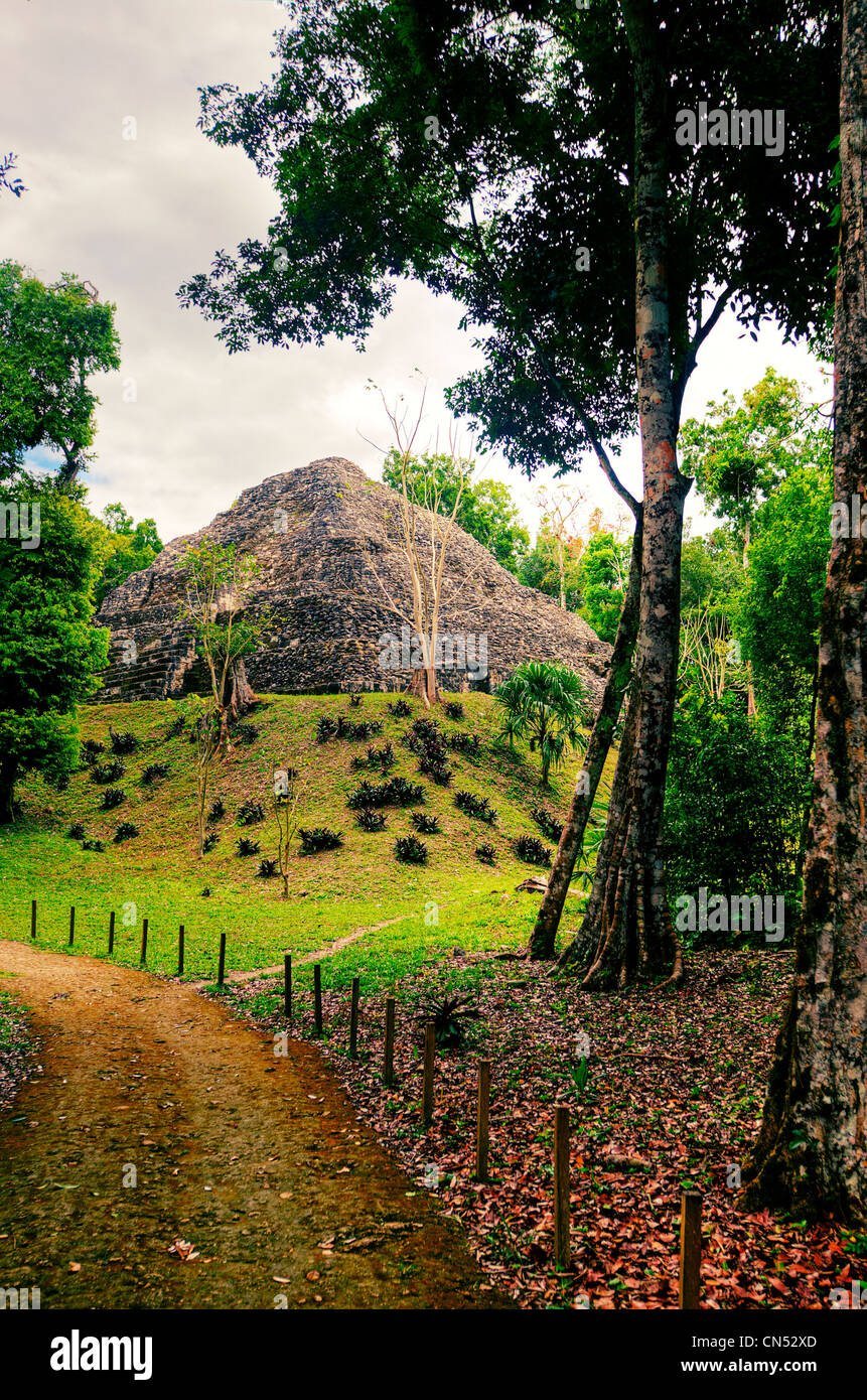 A Mayan temple at Yaxha Stock Photo - Alamy