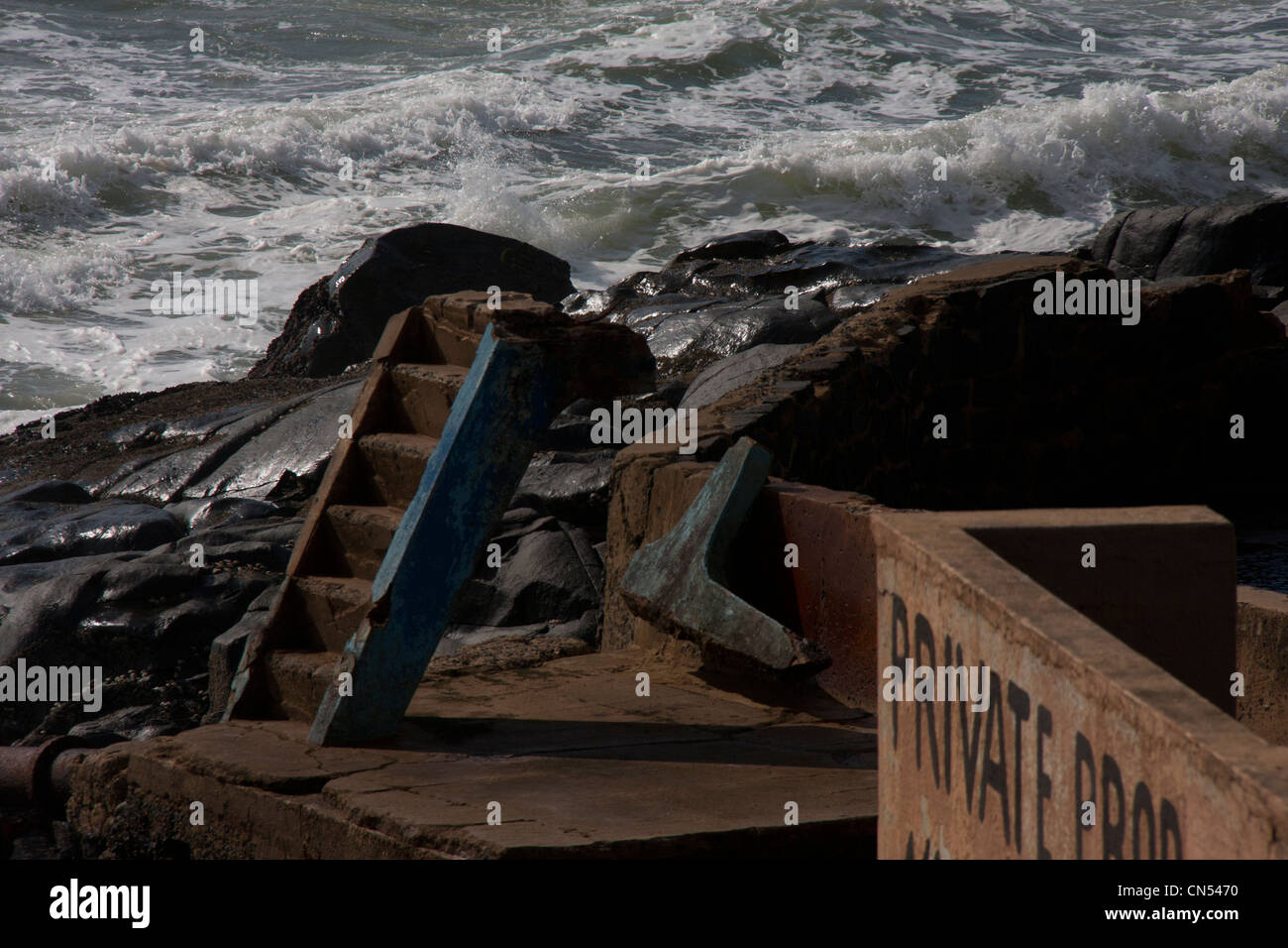Disused swimming pool hi-res stock photography and images - Alamy