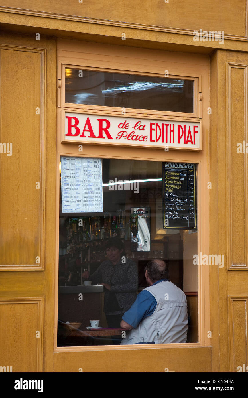 France, Paris, bar in Place Edith Piaf located on Rue de la Py Stock ...