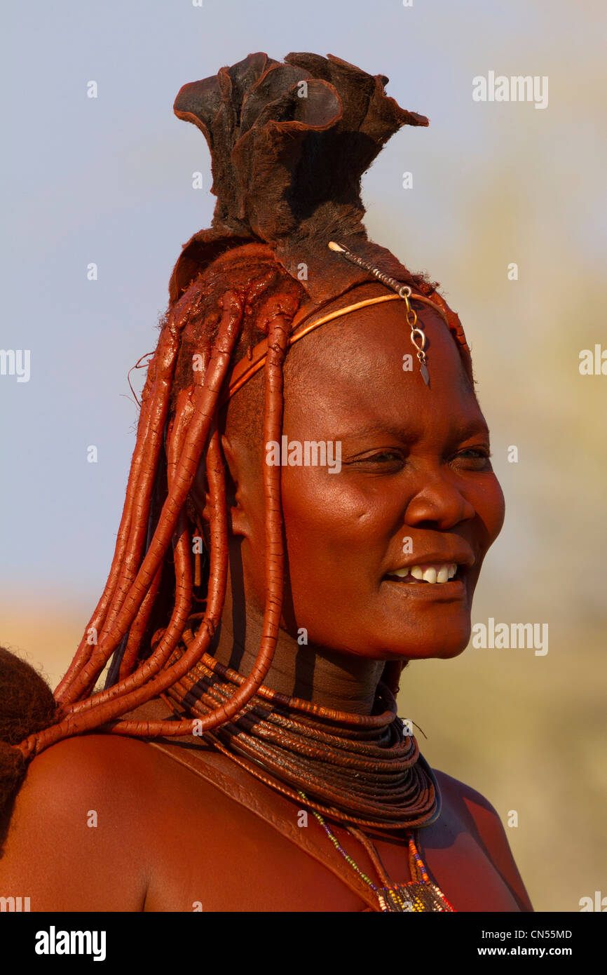 Woman of himba ethnic group hi-res stock photography and images - Alamy