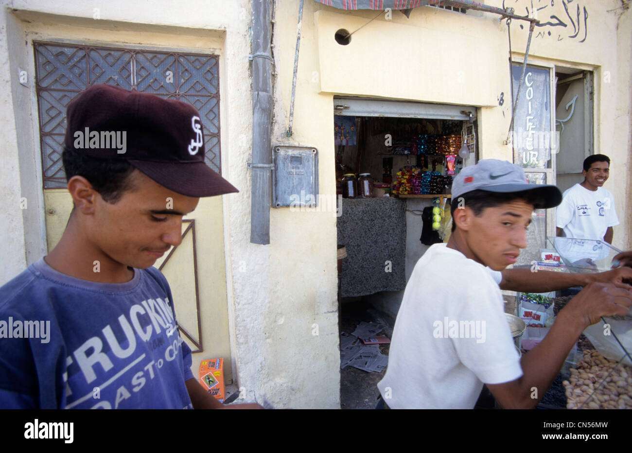 Moroccan young boys on the streets of Midelt, Morocco Stock Photo - Alamy