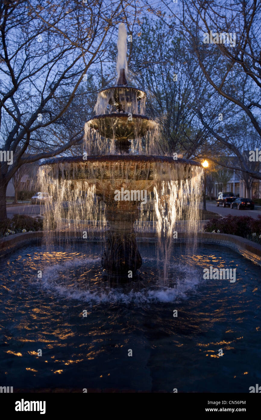 Splash in water at night hi-res stock photography and images - Alamy