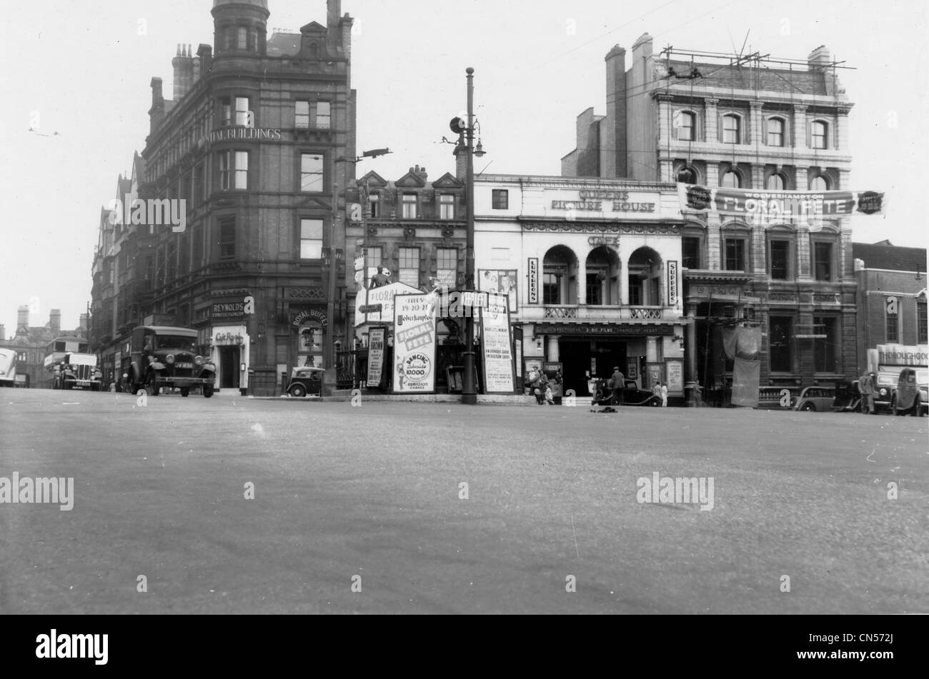 Queen's Picture House, Queen Square, Wolverhampton, 1932 Stock Photo ...