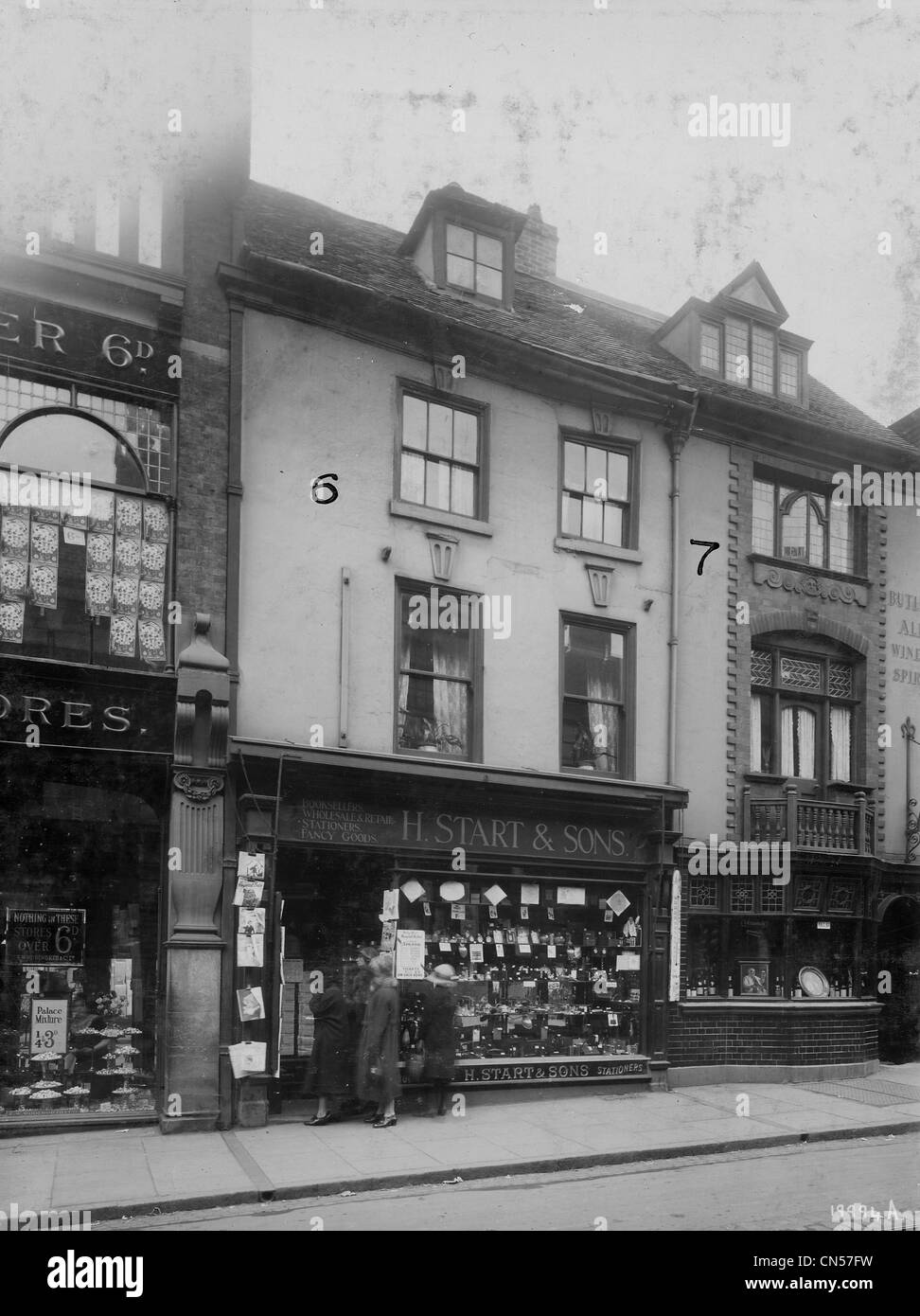 Victoria street wolverhampton 1920s hi-res stock photography and images ...