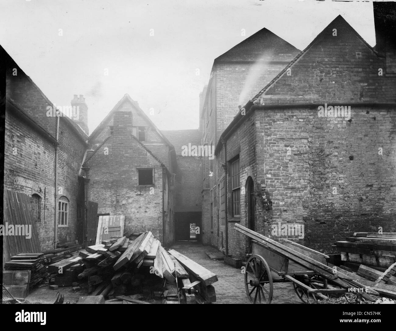 Victoria street wolverhampton 1920s hi-res stock photography and images ...