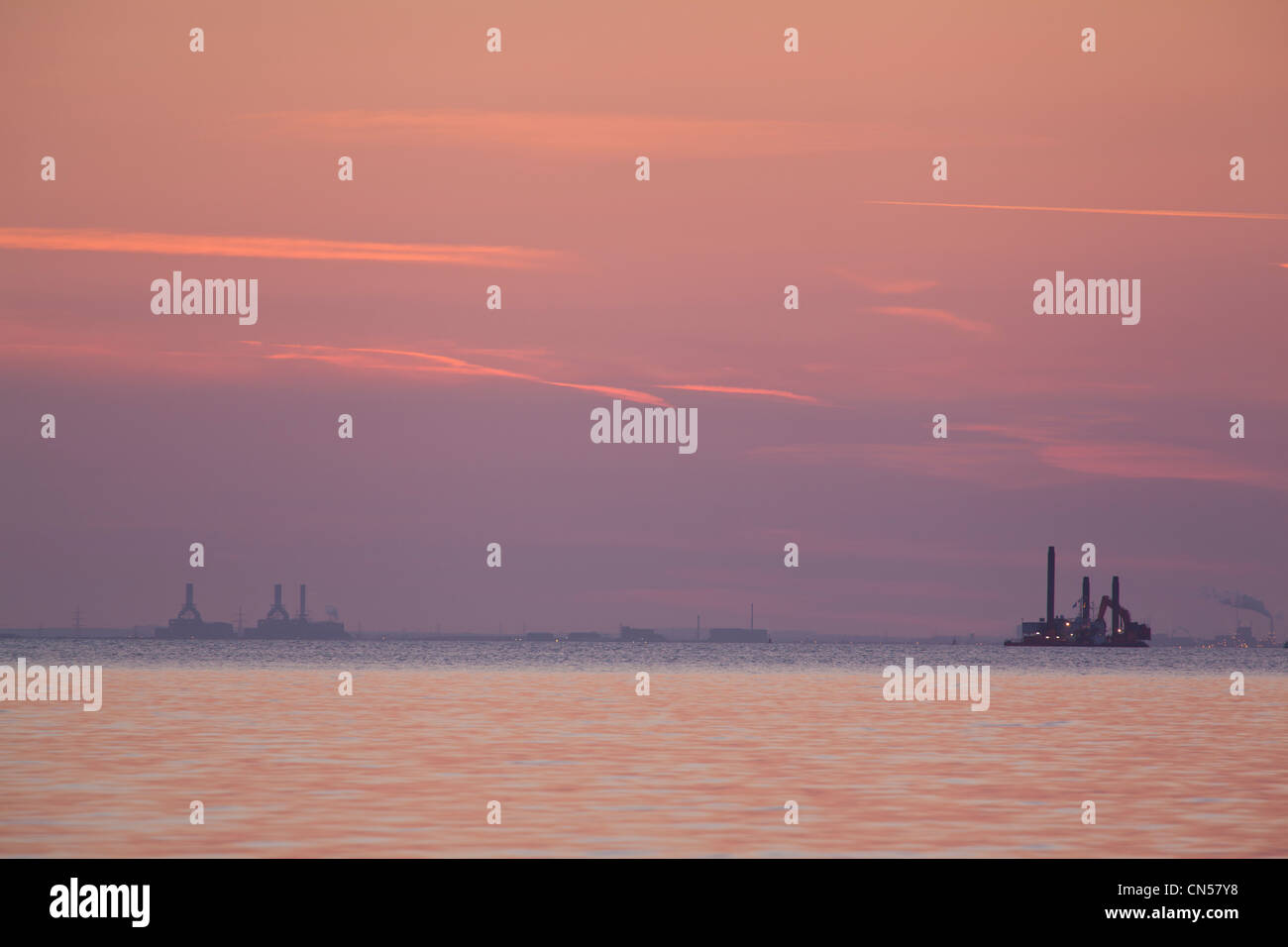 Rigs hi-res stock photography and images - Alamy