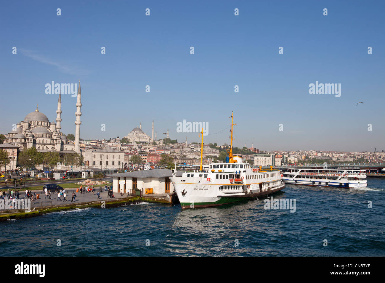 Eminonu ferry istanbul hi-res stock photography and images - Alamy