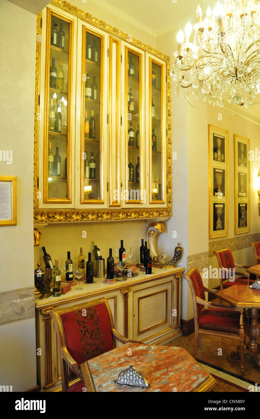 Romantica Hotel Rome Stock Photo - Alamy