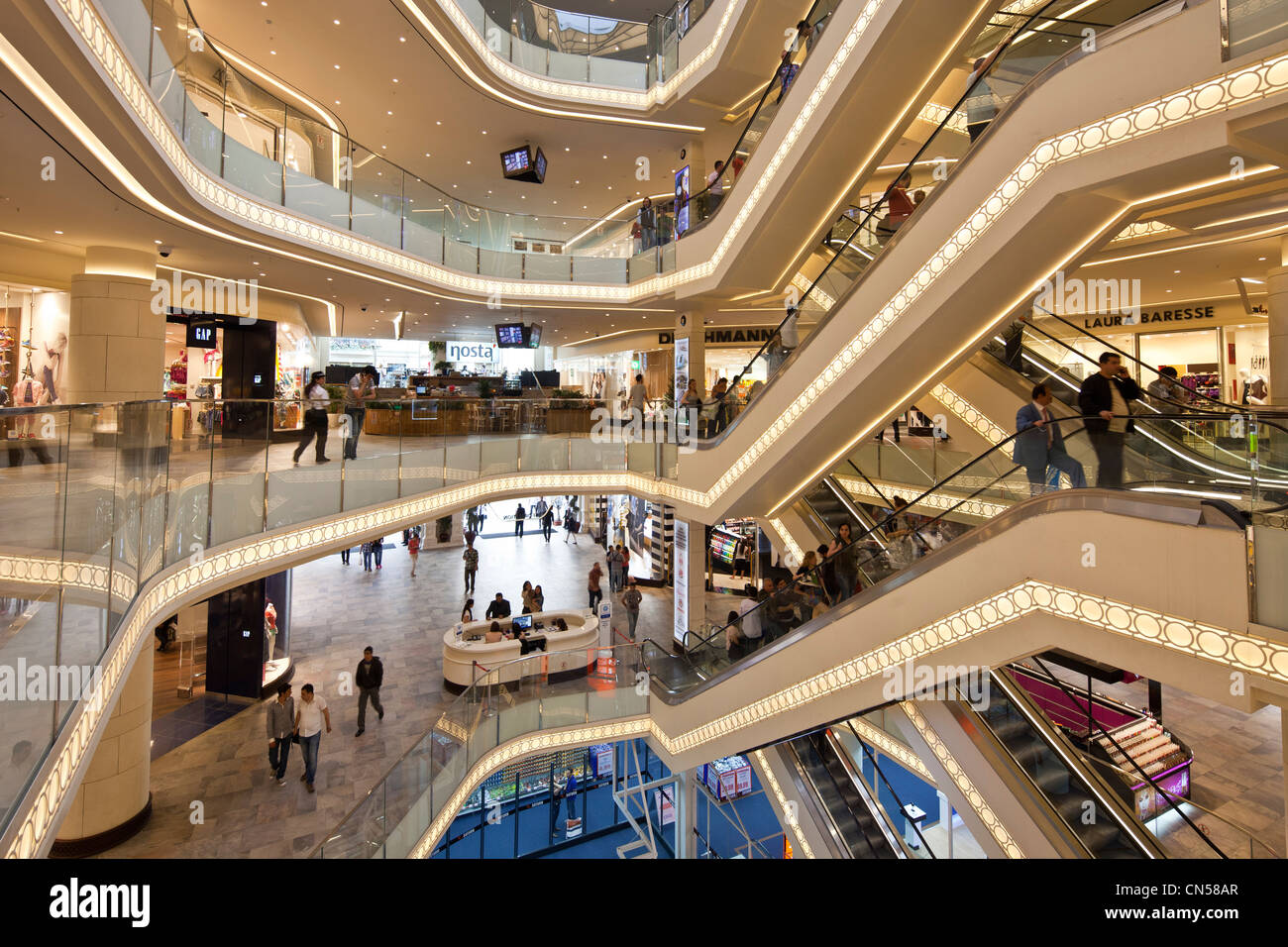 Turkey, Istanbul, Beyoglu, Taksim district, Istiklal Caddesi shopping ...