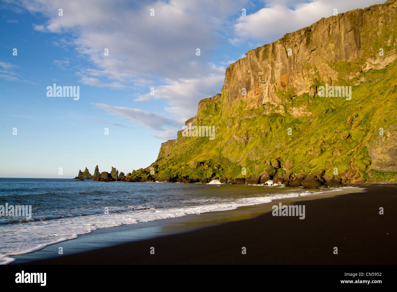 Vik iceland cliff hi-res stock photography and images - Alamy