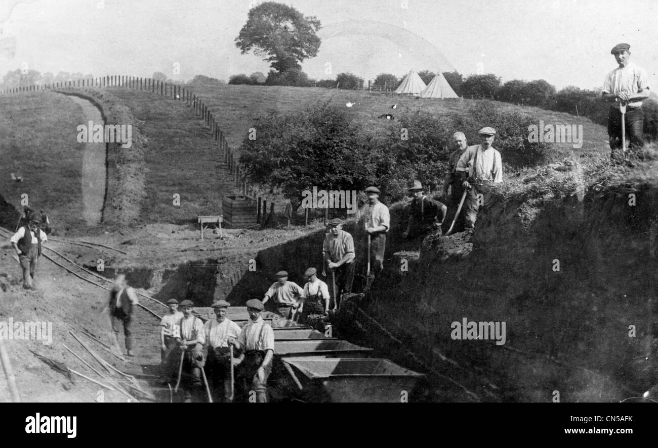 Navvies building a railway hi-res stock photography and images - Alamy