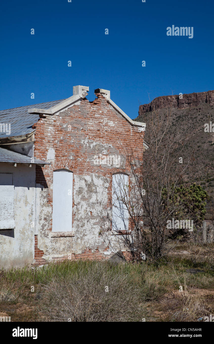 Abandoned brick building route 66 in Valentine, AZ Stock Photo - Alamy