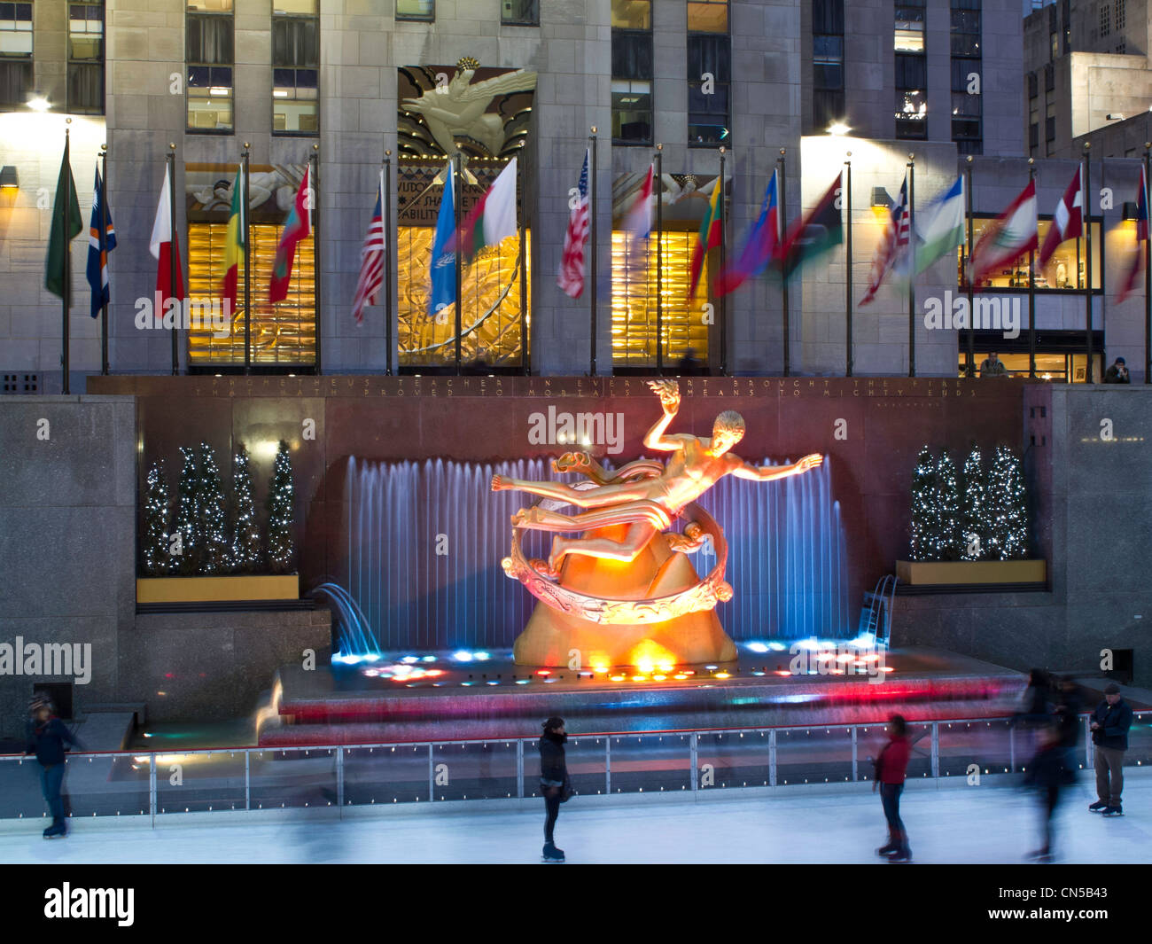 Prometheus and skating rink in Rockefeller Center, NYC Stock Photo - Alamy
