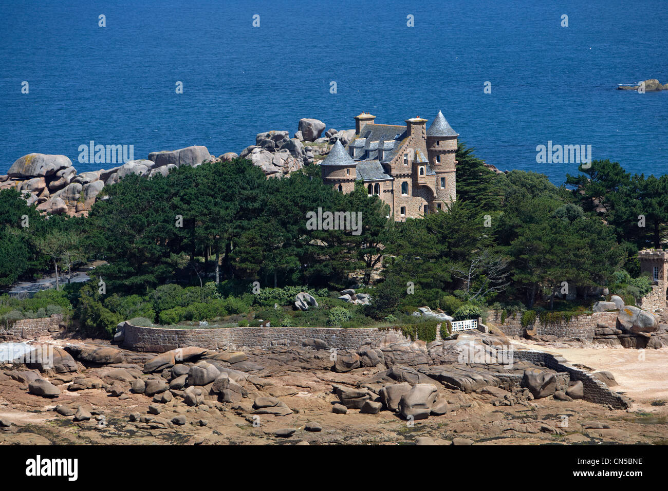 France, Cotes d'Armor, Cote de Granit Rose (Pink Granit Coast ...