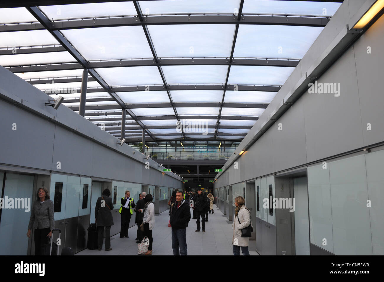 Gatwick shuttle hi-res stock photography and images - Alamy