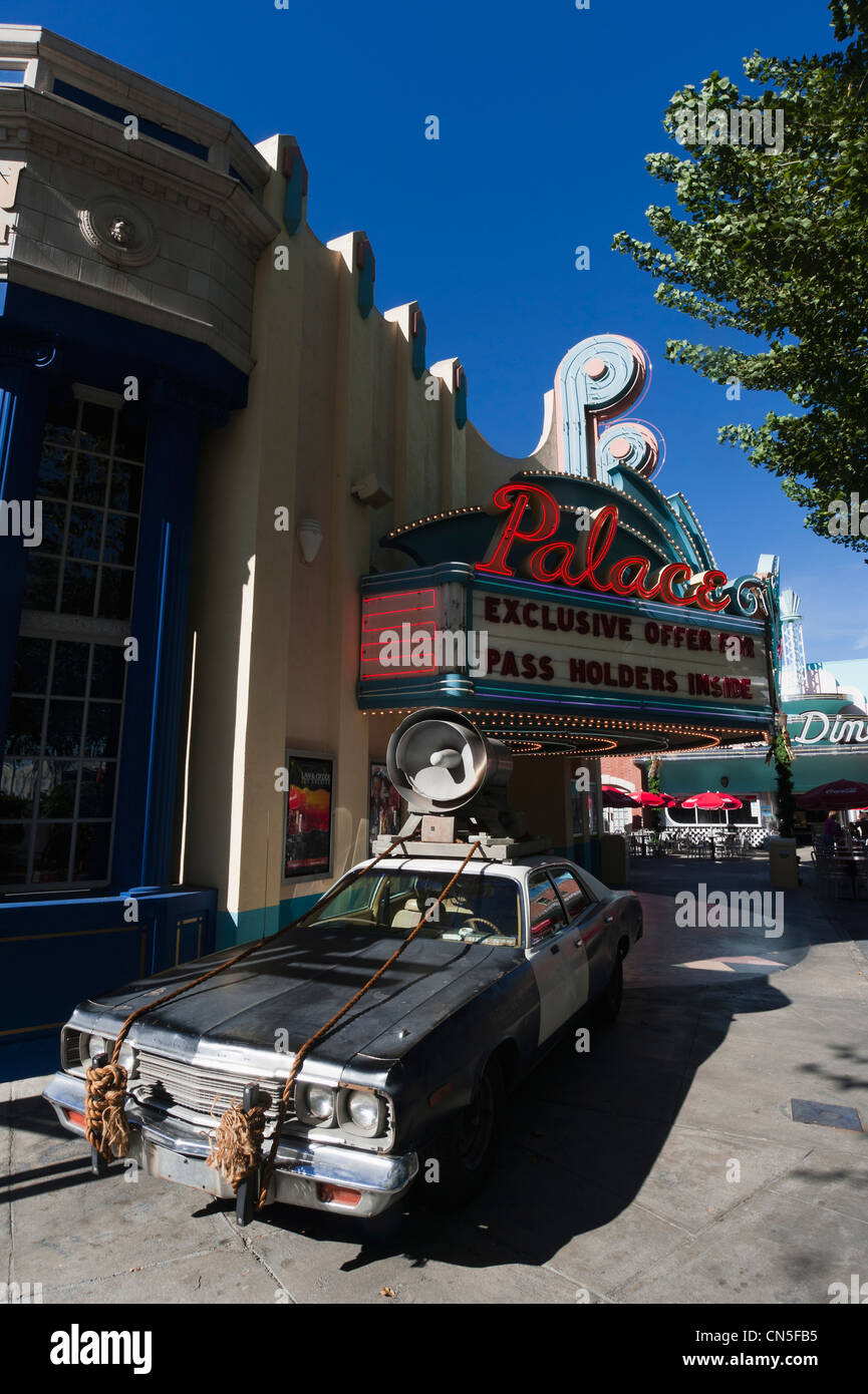 Universal studios hollywood film set hi-res stock photography and ...