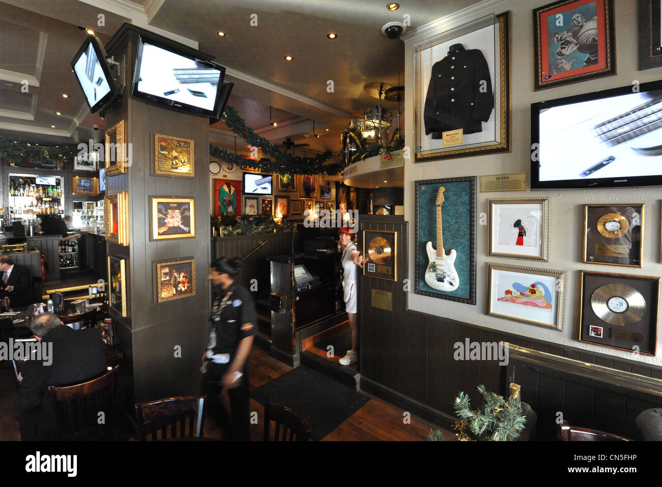 Hard rock cafe hi-res stock photography and images - Alamy