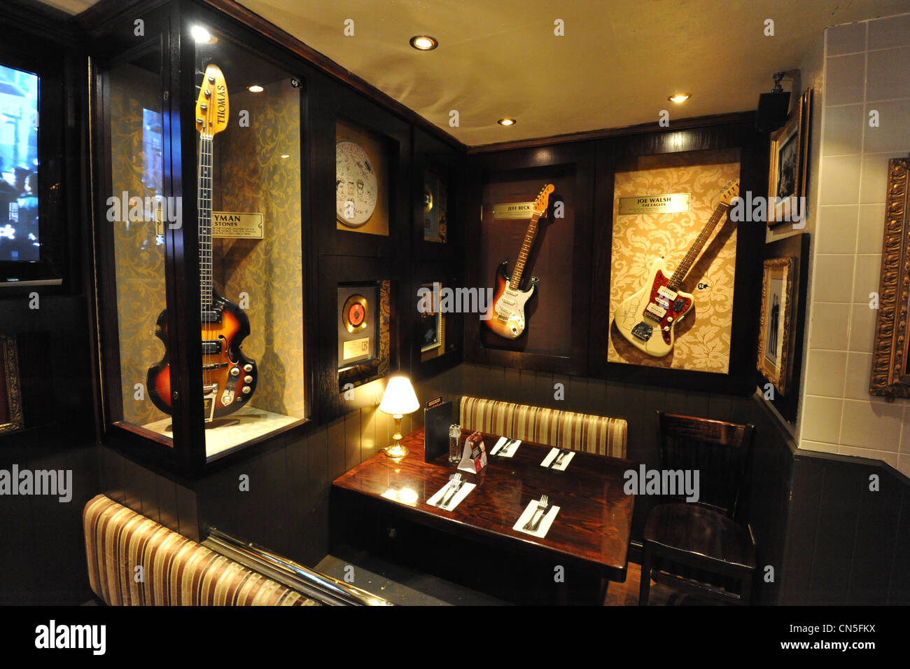 Hard Rock Cafe London Stock Photo - Alamy
